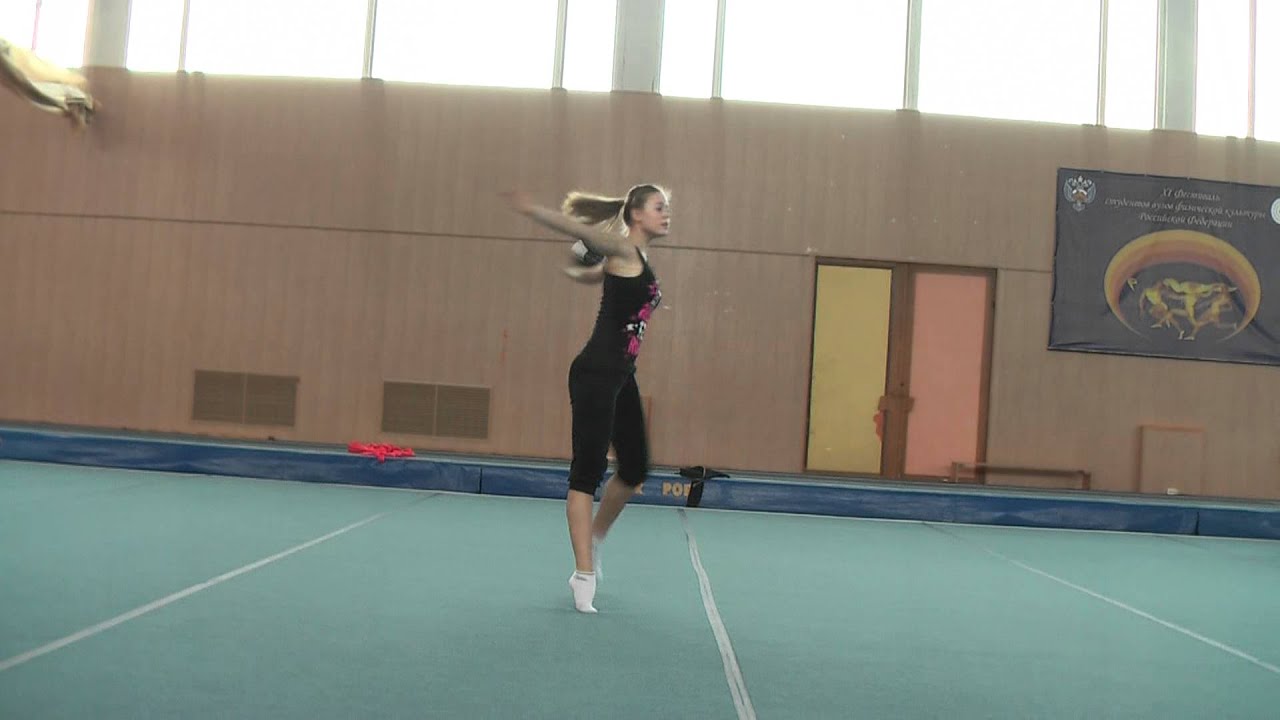 IGContest.com rolling during the passe turn - YouTube