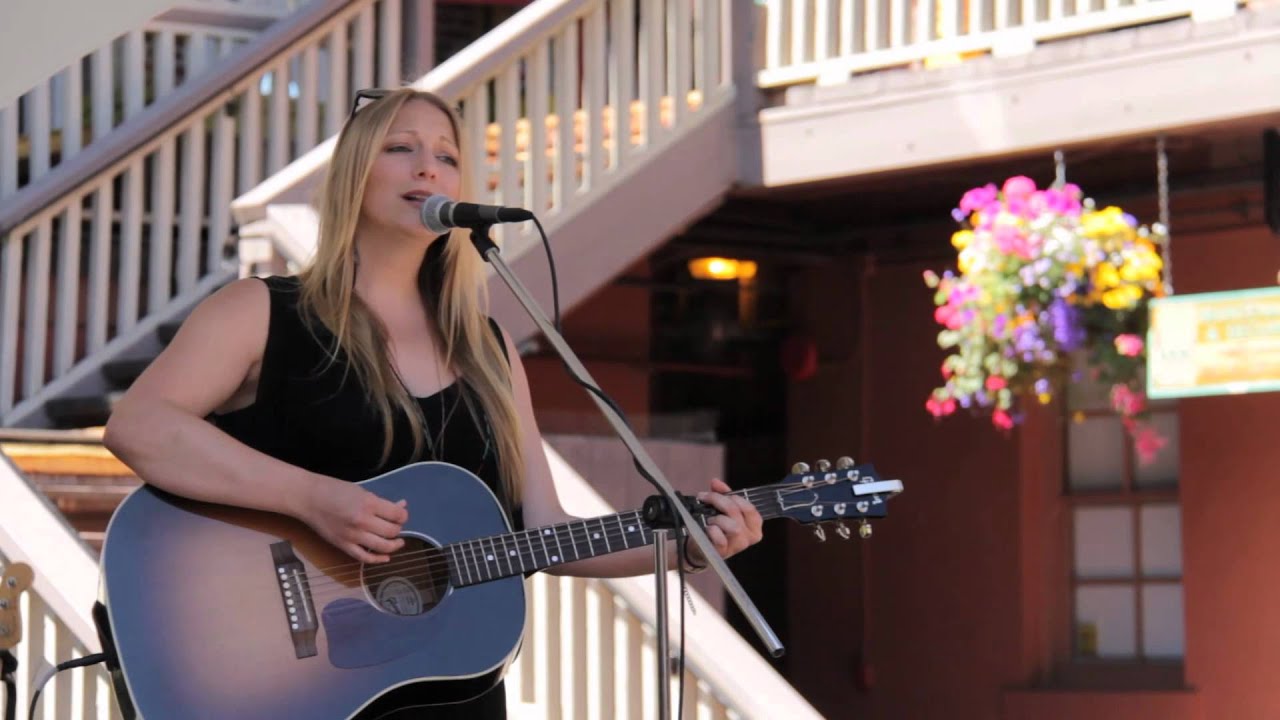 Steph Macpherson at Market Square's Courtyard Sessions: Lie Beside You ...