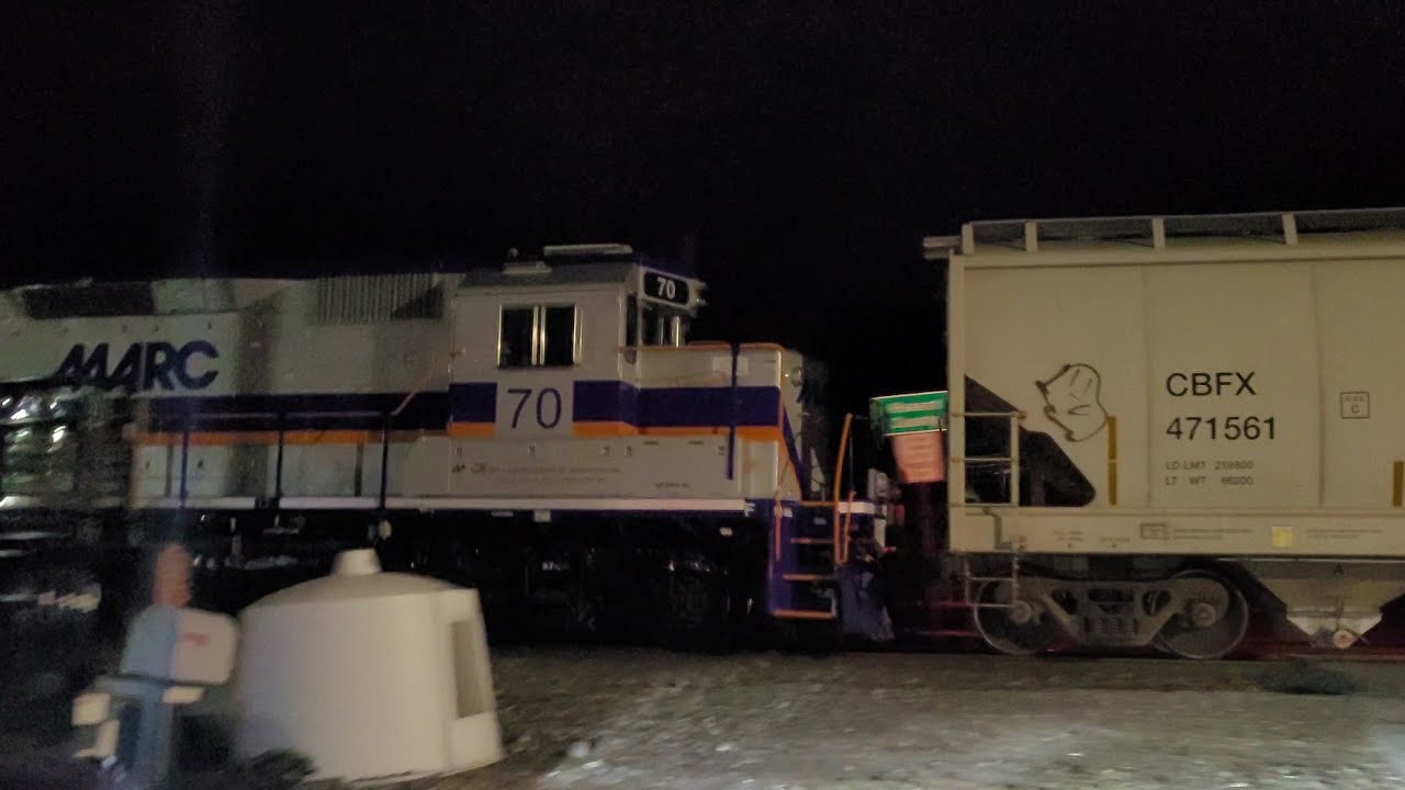 Rebuilt MARC EMD GP39 on CSX mixed freight train in Sykesville ...