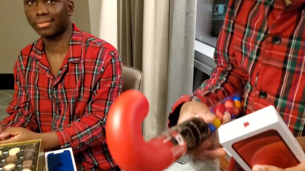 Kasongo's family wish you a Merry Christmas and a Happy New Year. - YouTube