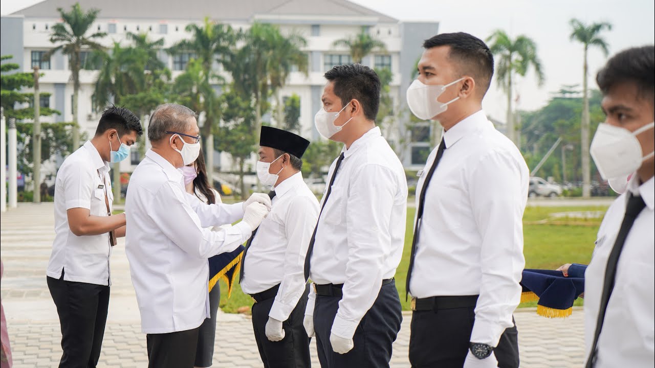 Penyerahan SK Pengangkatan dan Penyematan PIN KORPRI CPNS DAN PPPK ...