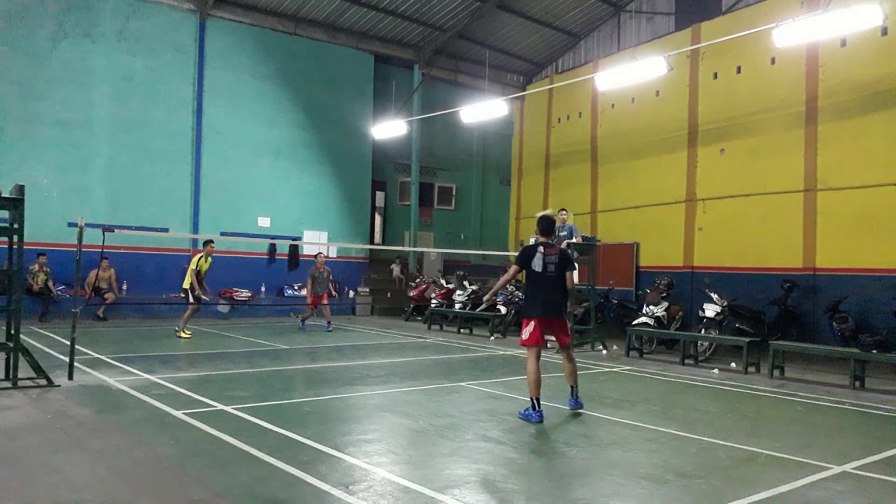 Pertahanan Edan dari Atlet Badminton asal Kotabumi - YouTube