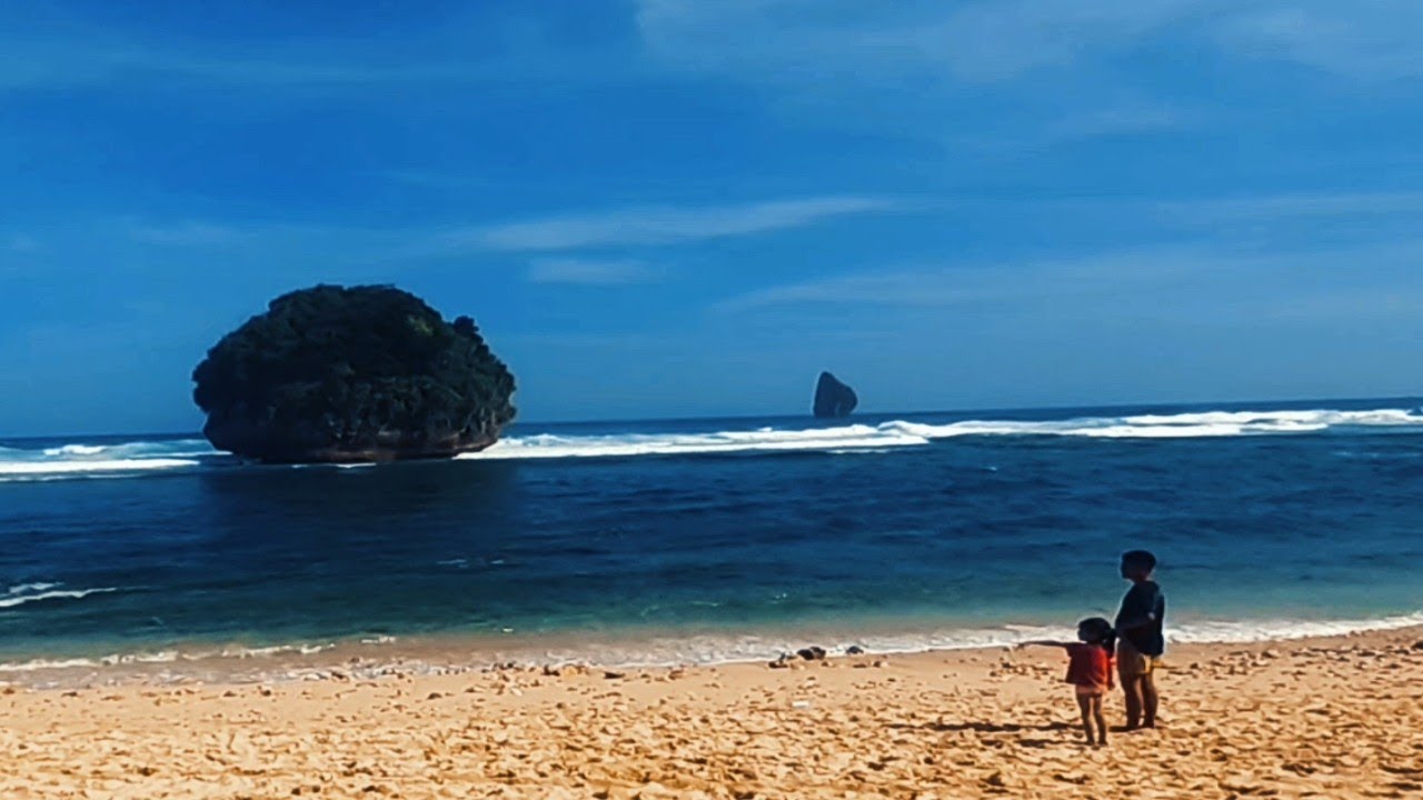 Relaxing Ocean Waves Listening sound of the waves crashing on the south ...