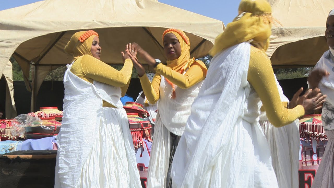 የሀረርጌ ባህላዊ ጭፈራና ምግብ...Hararge Culture - YouTube
