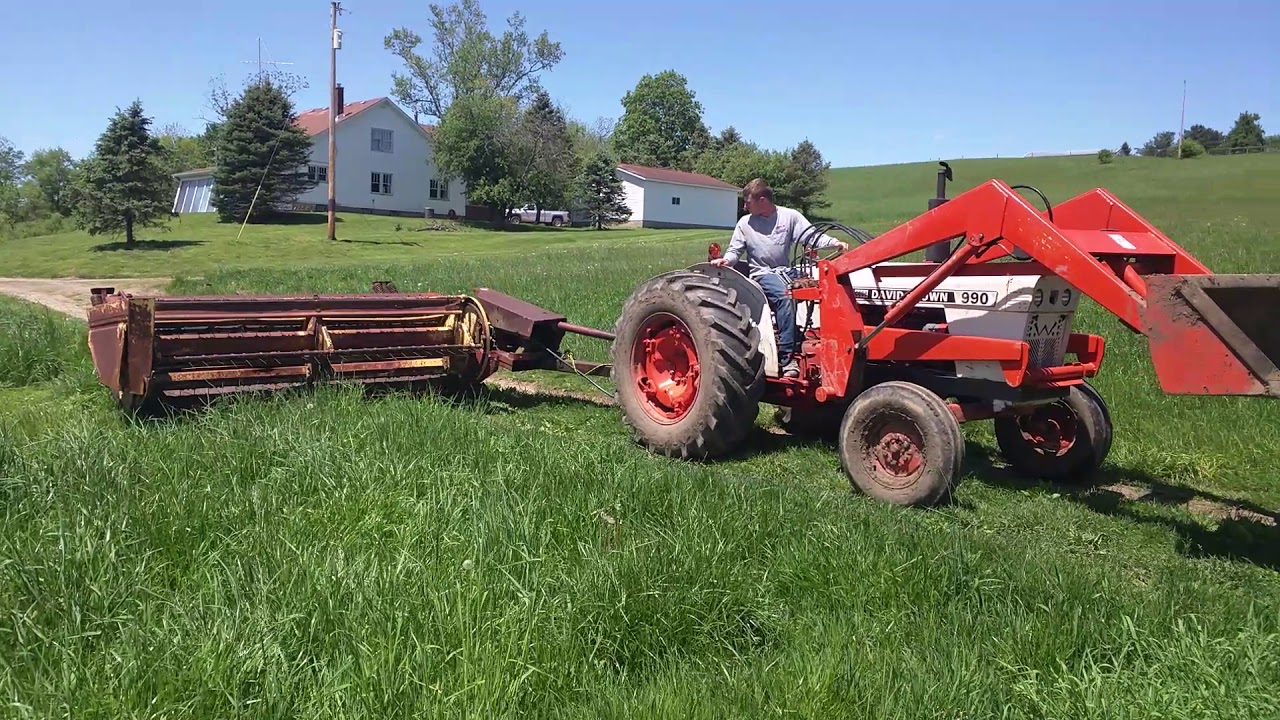 David Brown 990 pulling a New Holland 469 hay baler - YouTube
