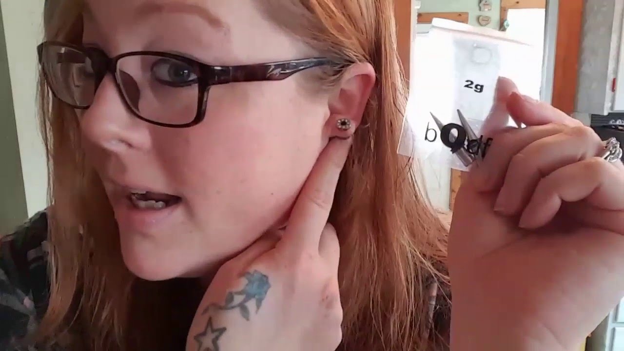 Ear stretching journey 4G to 2G! Eek! - YouTube