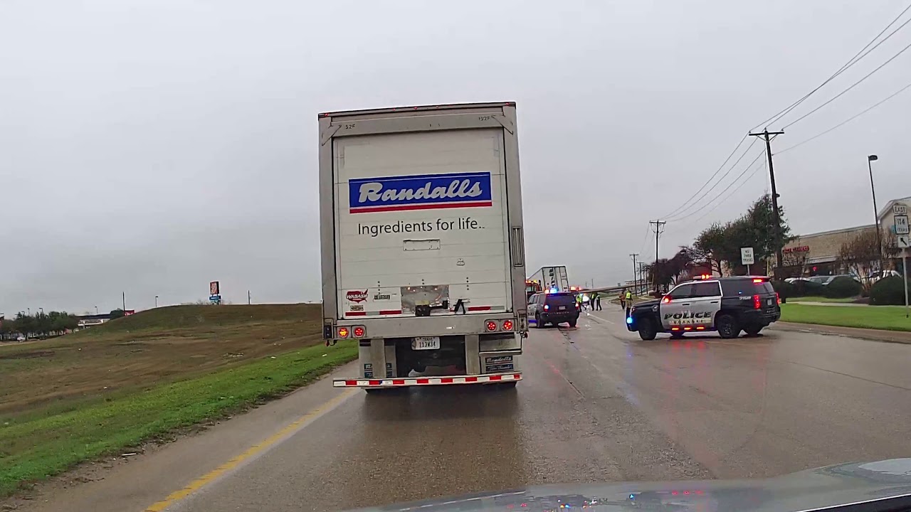 Texas Highway 114 Big Rig Jackknife - YouTube