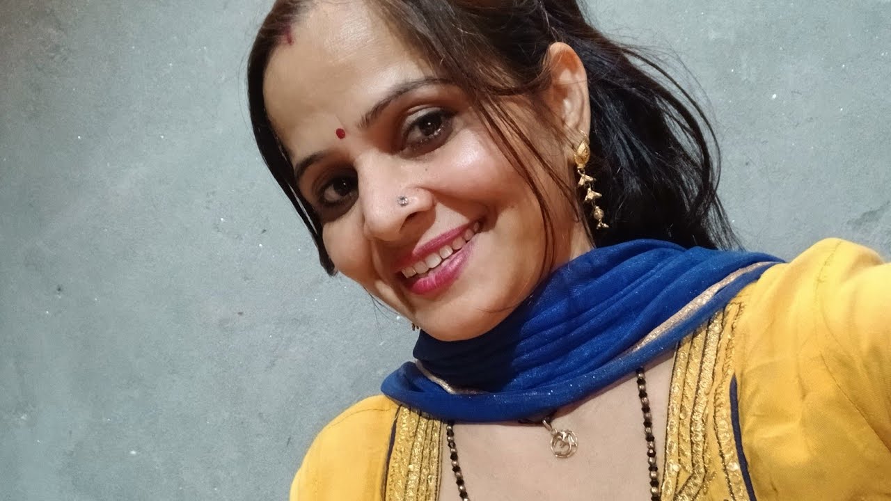 Seema Prajapati is live समझो मुझे🥰🙏🌹 - YouTube