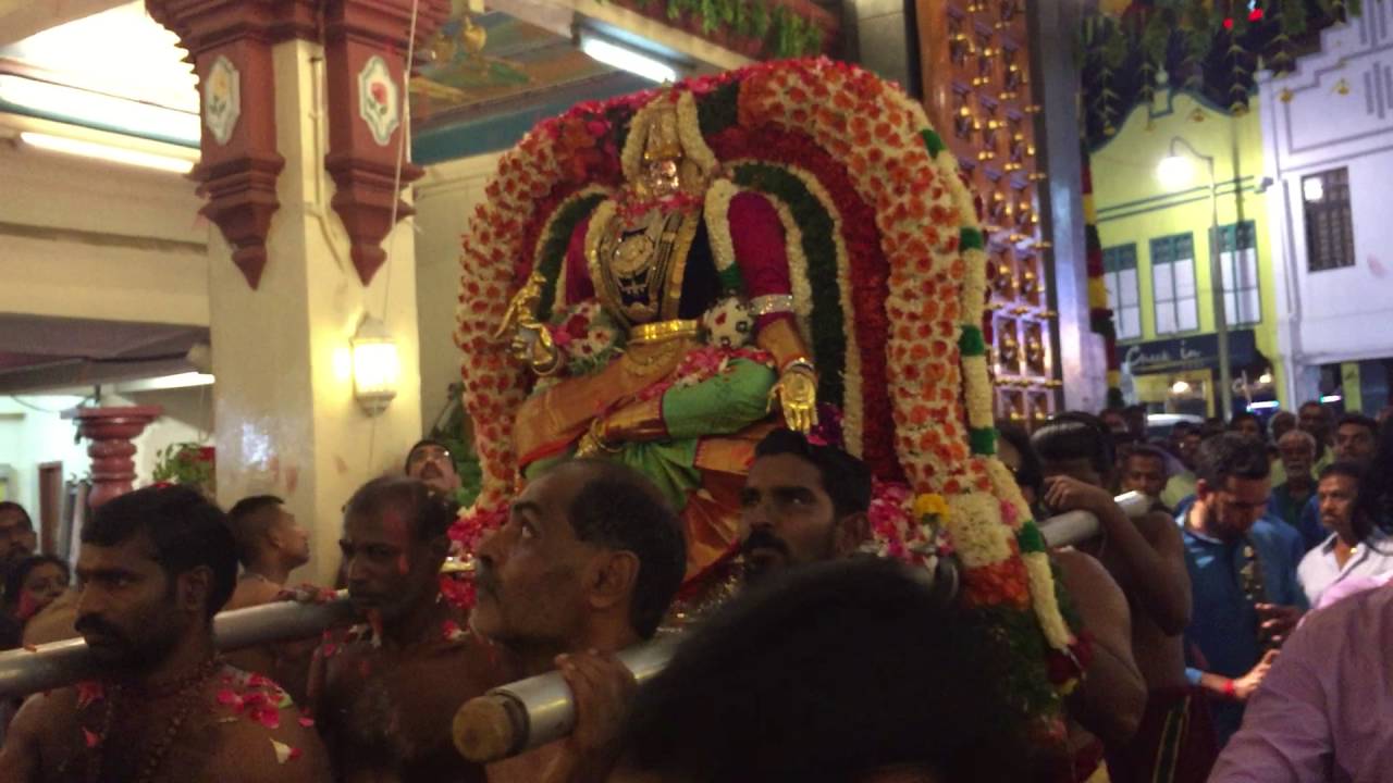 Theemithi at Sri Mariammam Temple (1) - YouTube