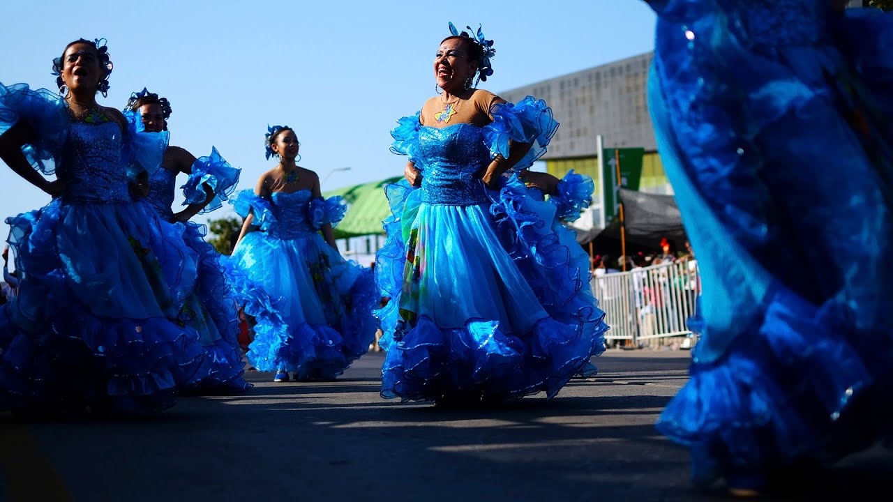 Gran Parada De Comparsas brilló con la fantasía y la tradición popular ...