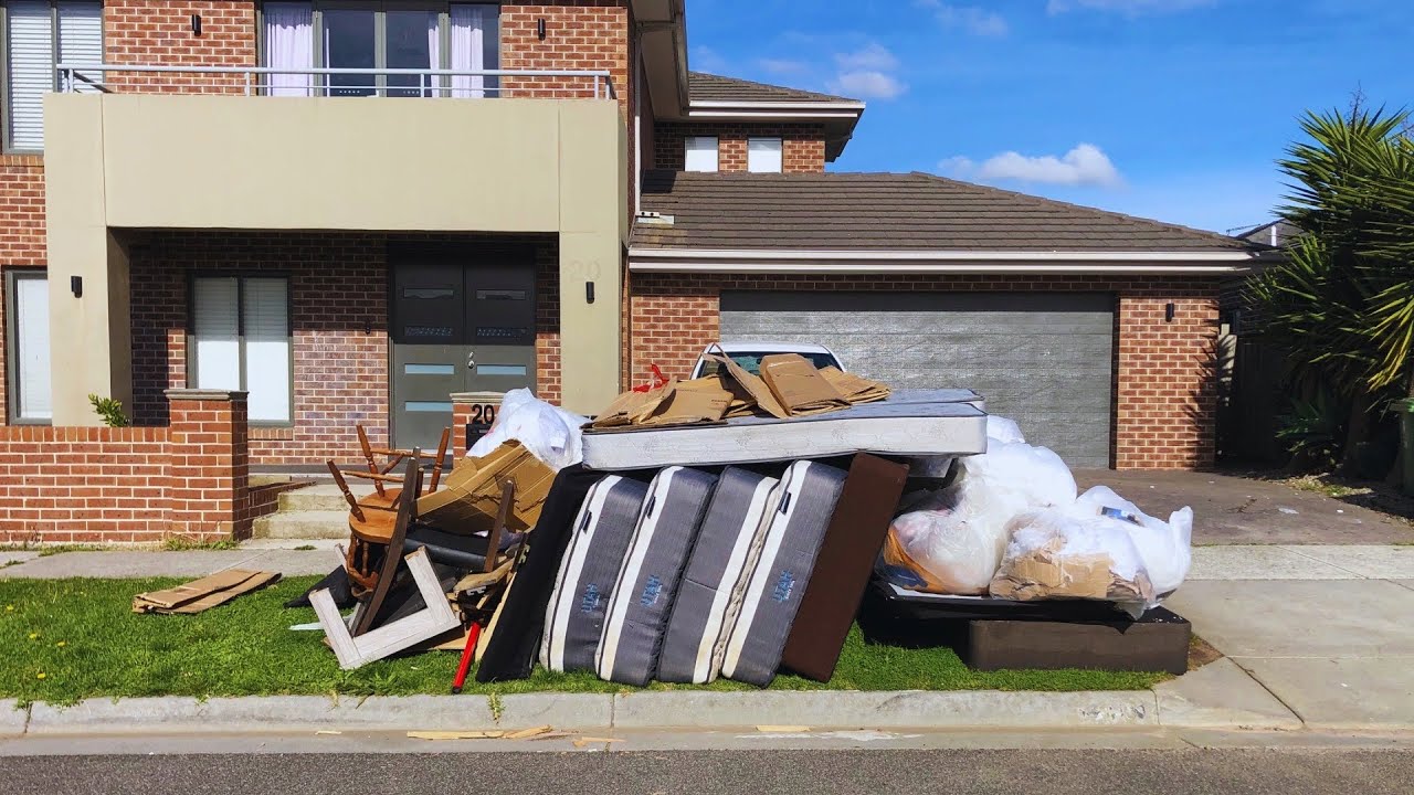 Australian Streets A Scavengers Dream - YouTube