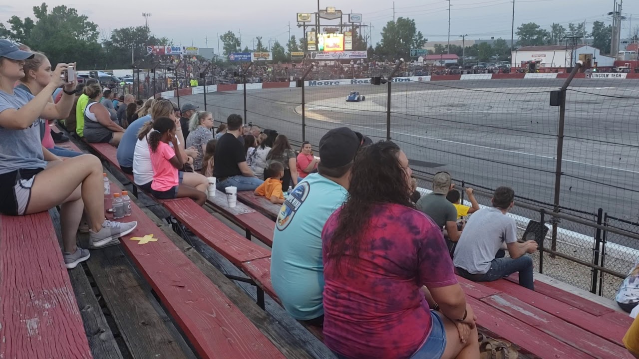 Indianapolis Speedrome legends main. - YouTube