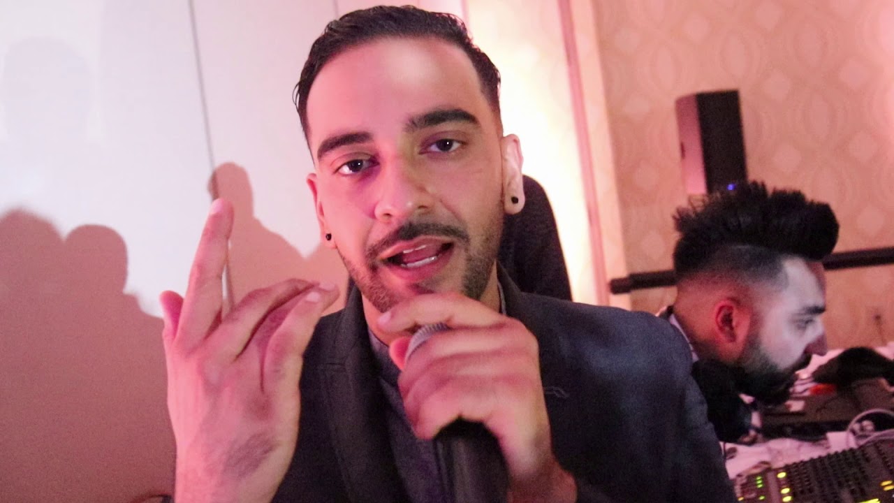 Bunch of Sardaars Walk into a Pakistani Wedding - YouTube