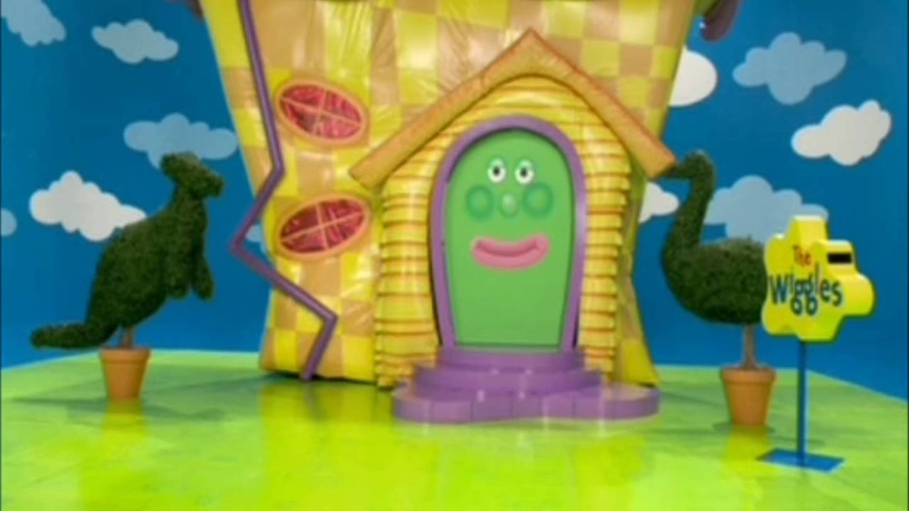 The Wiggles - Here We Go Round the Mulberry Bush - YouTube