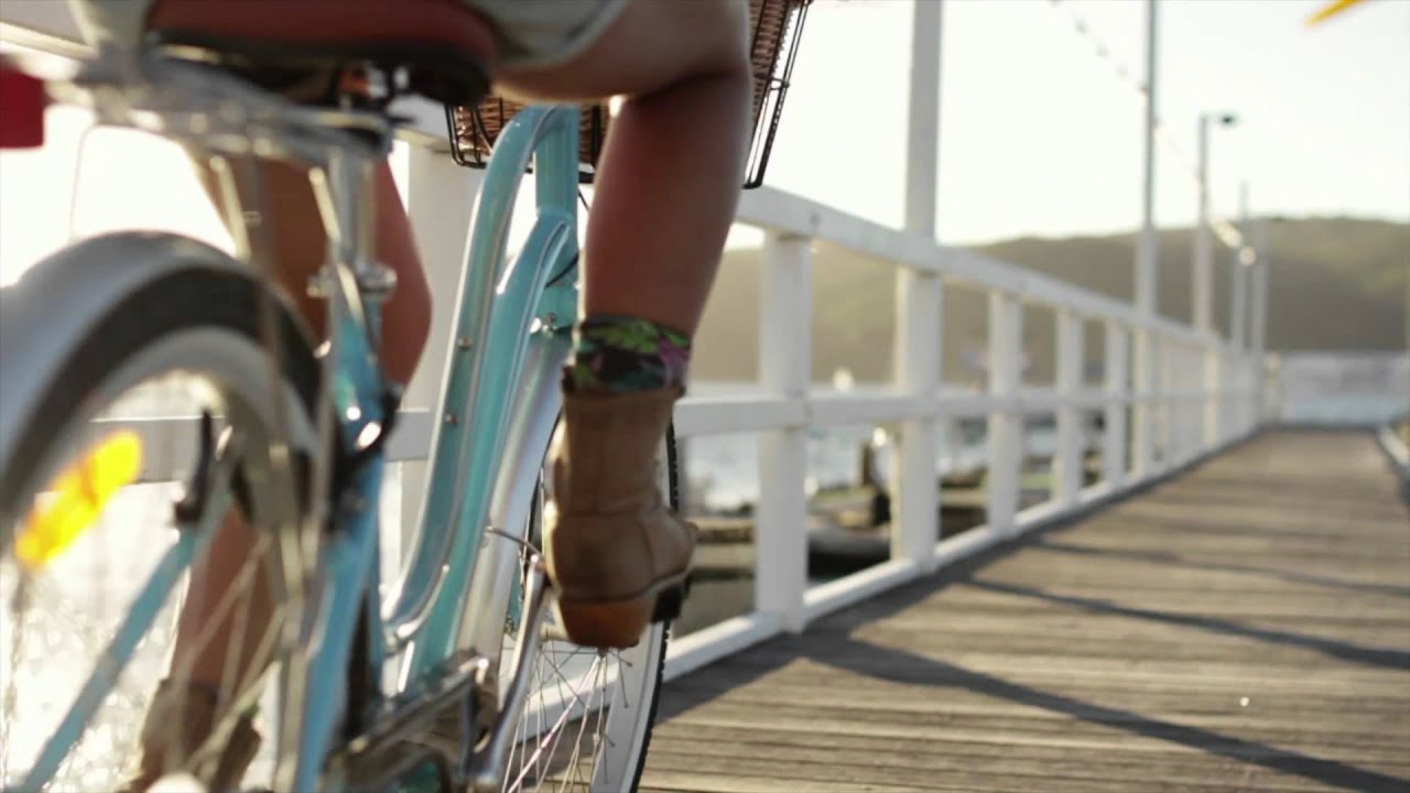Cell Bikes Syren Ladies Retro Style Bike - YouTube