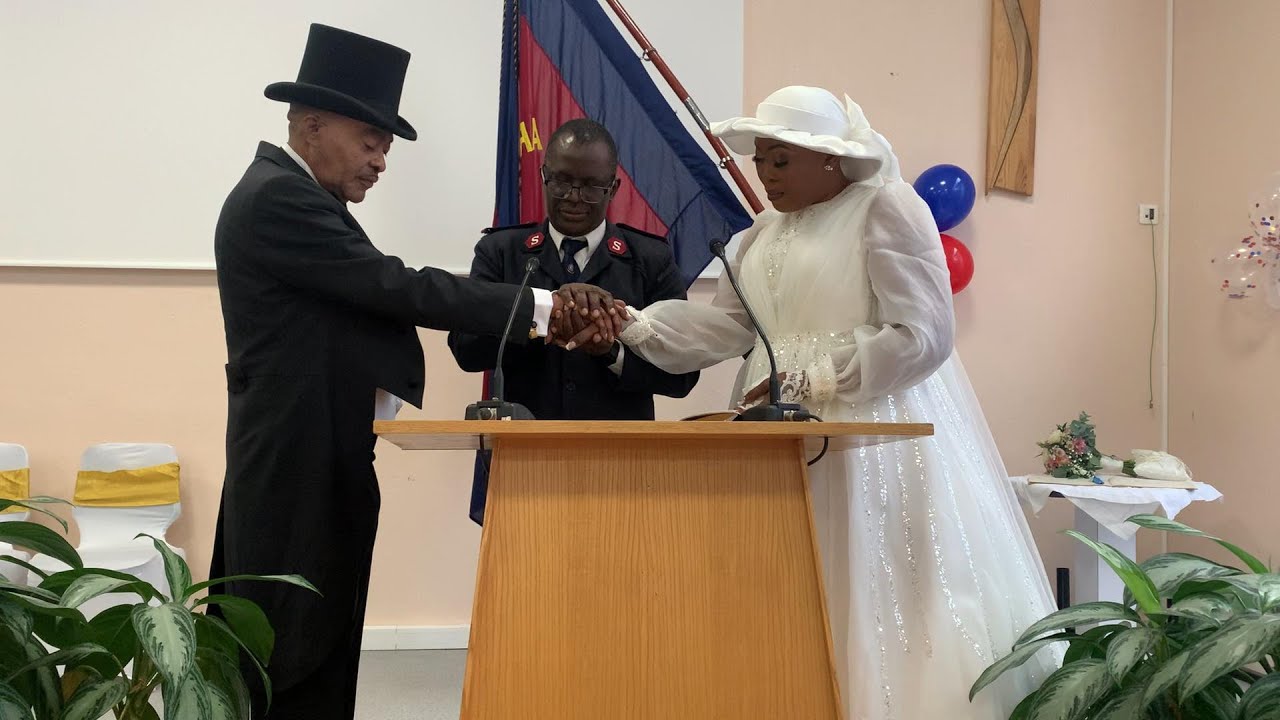 Bénédiction nuptiale de Vierge & Alain - YouTube