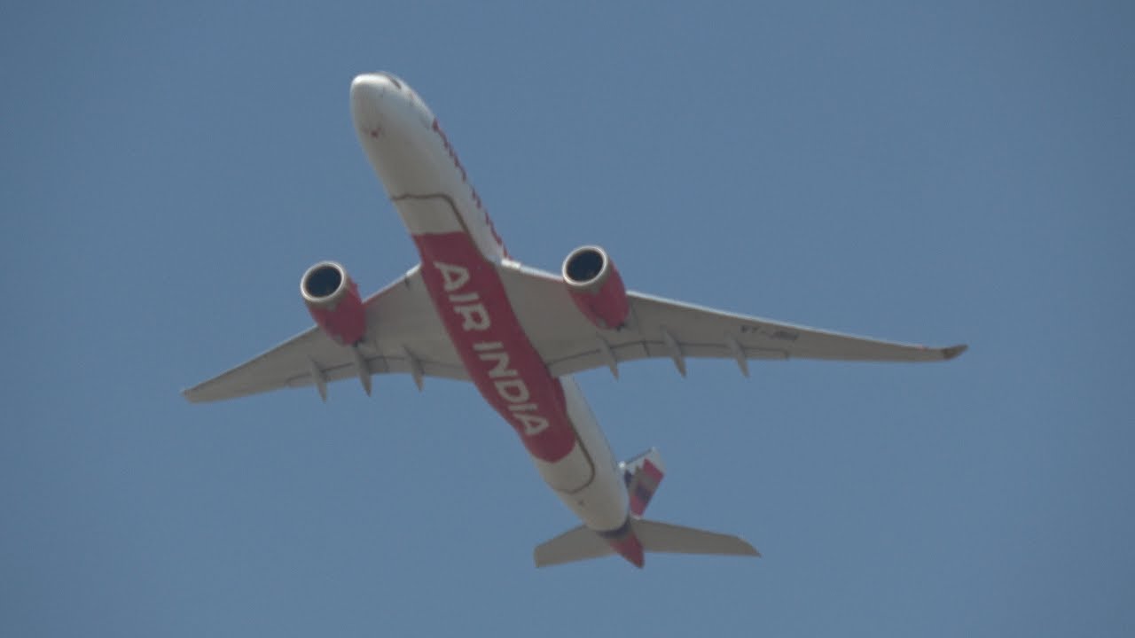(4K) Plane Spotting At Newark International Airport (EWR/KEWR) on April ...
