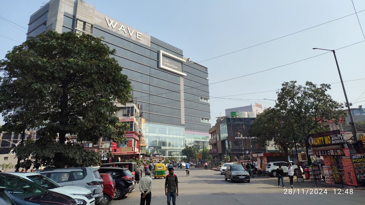 sector 18 Noida wave Mall views public area - YouTube