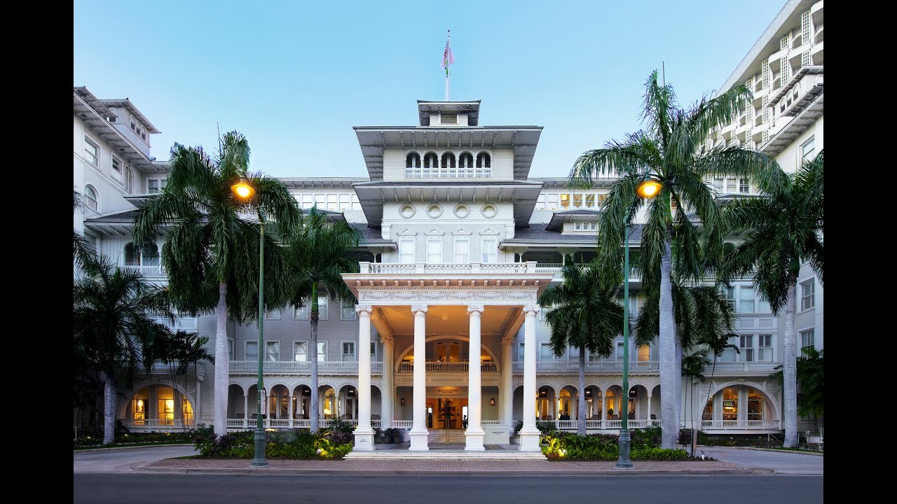 A Look at Hawaii's Two Most Iconic Hotels | Historic Hotels in Waikiki ...