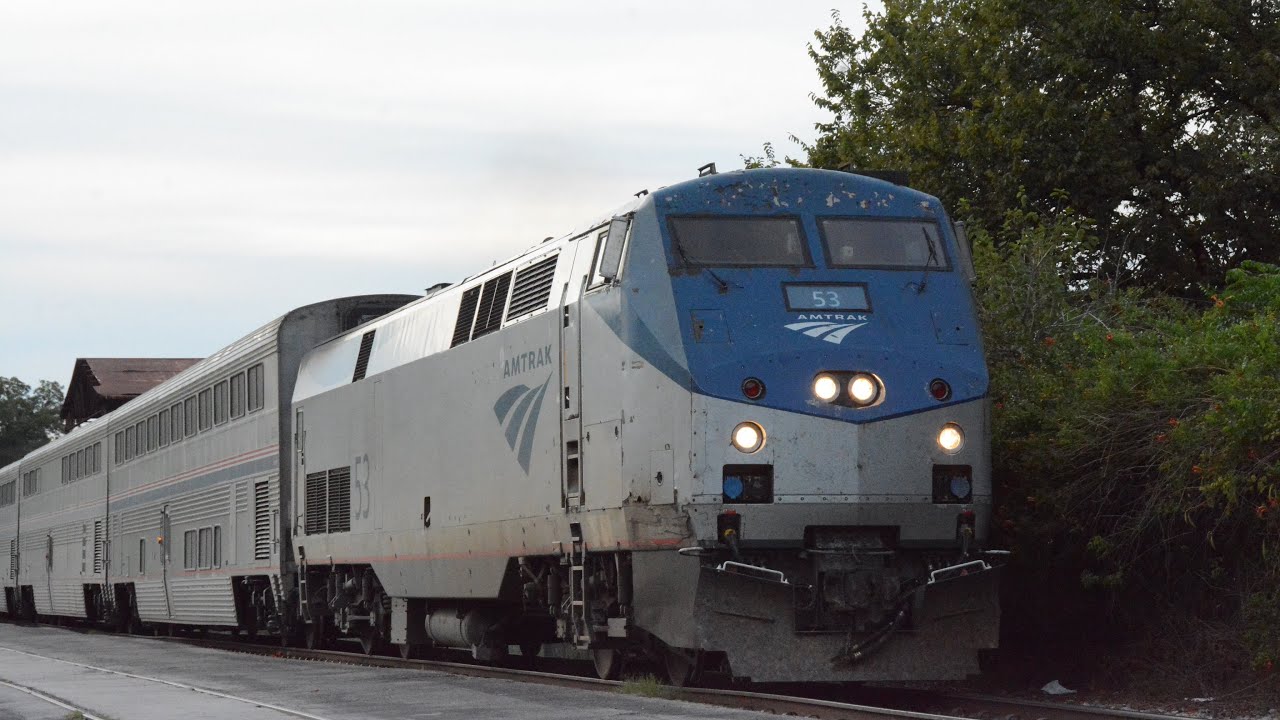 Amtrak #21 arriving and departing Austin Station - YouTube