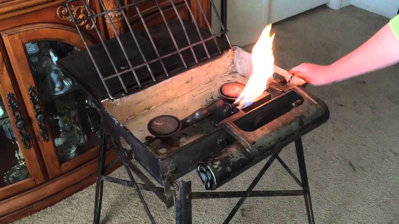 Collection Showcase/ Coleman Model 2D Stove - YouTube