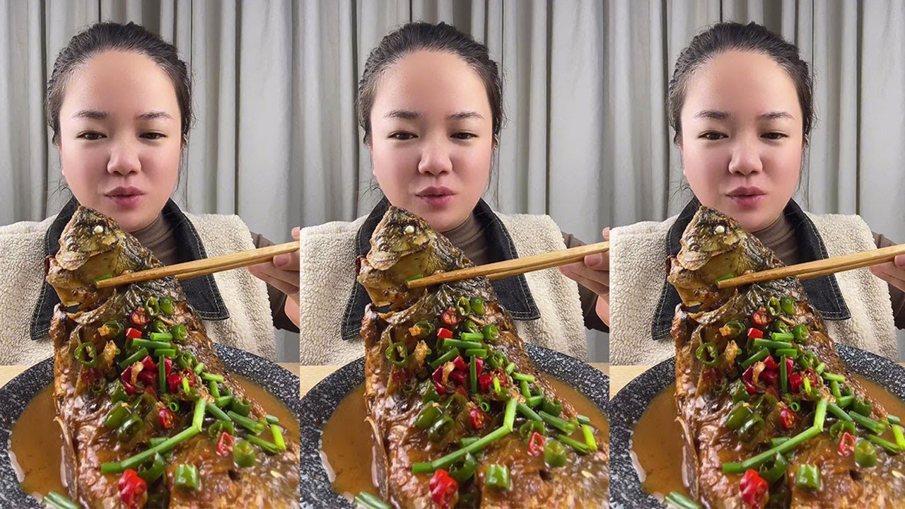 The biggest crucian carp eaten this year，food mukbang eating show - YouTube