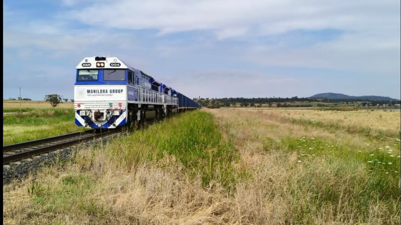 MAN004 - MAN008 Manildra group new grain train SSR crew Breeza NSW 10 ...