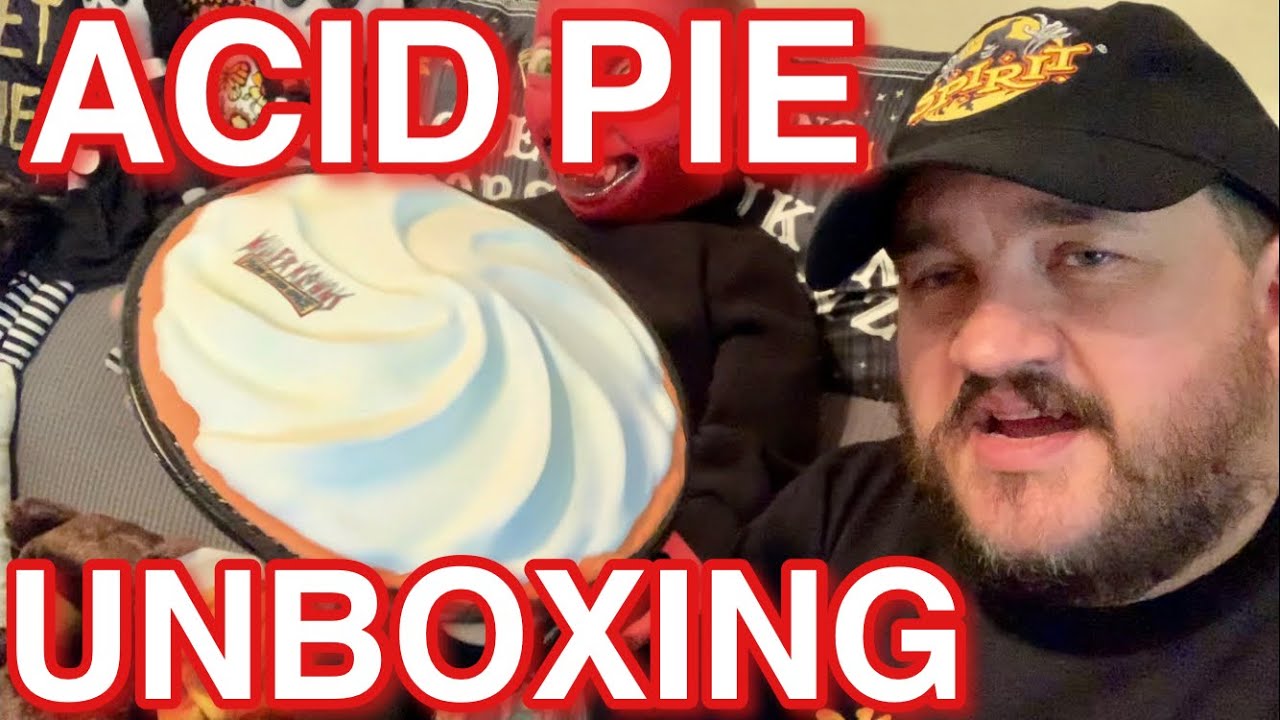 Killer Klowns From Outer Space - Acid Pie Unboxing!! | Spirit Halloween #halloween2022 - YouTube