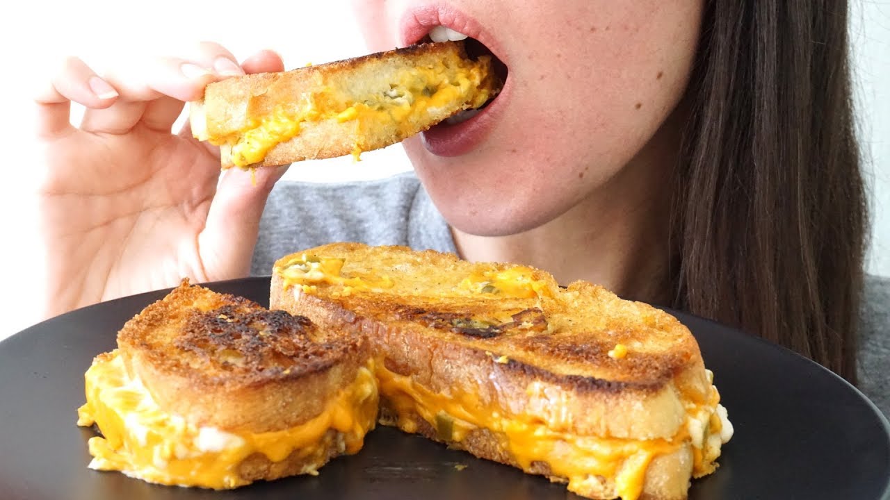 ASMR Eating Sounds: Jalapeño Popper Grilled Cheese Sandwich ~ Vegan (No ...