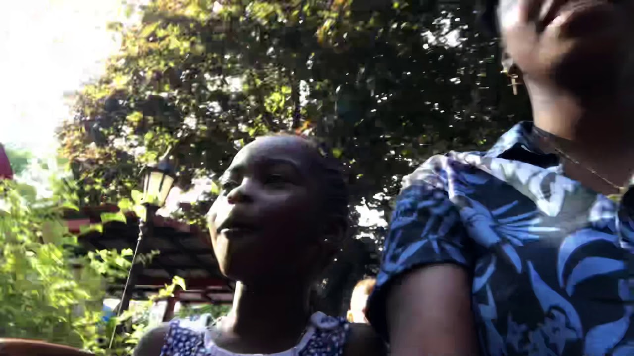 Adventure land ! The lady bug ride - YouTube