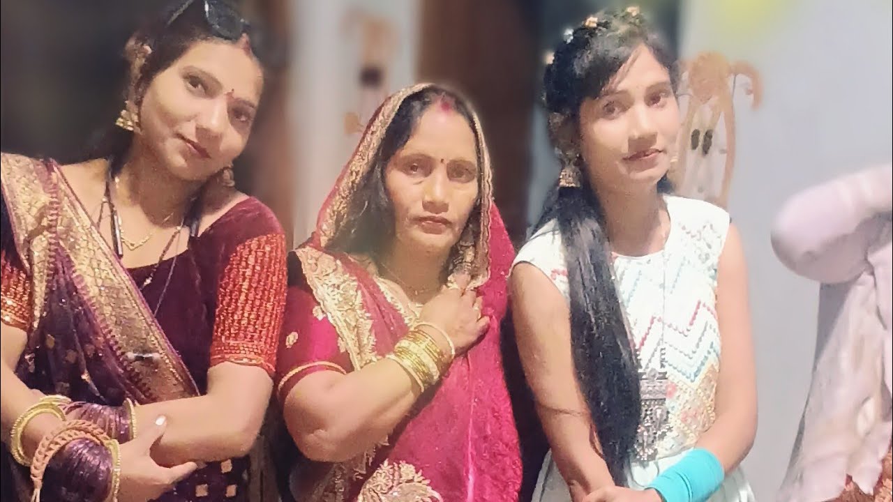 Seema Prajapati Up 44 live video#Jay Shri Radhe Radhe doston#♥️🥰🫰 - YouTube