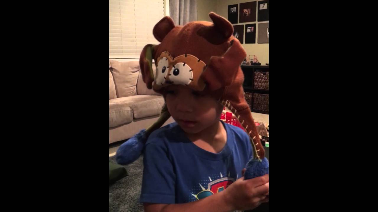 Clapping hat March 2016 - YouTube