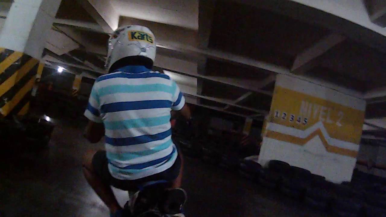 Dandole clases a mi primo en tortuga cars - YouTube