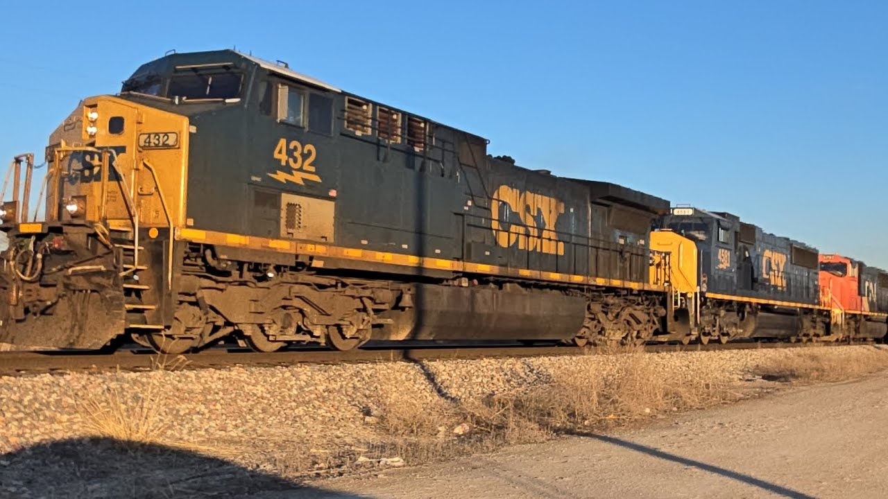 CSX 432 Waterloo, IA - YouTube