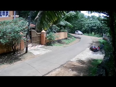 Kerala Funny Road Accident ..... 🤣 #keralaaccident #Mi_Vlogs