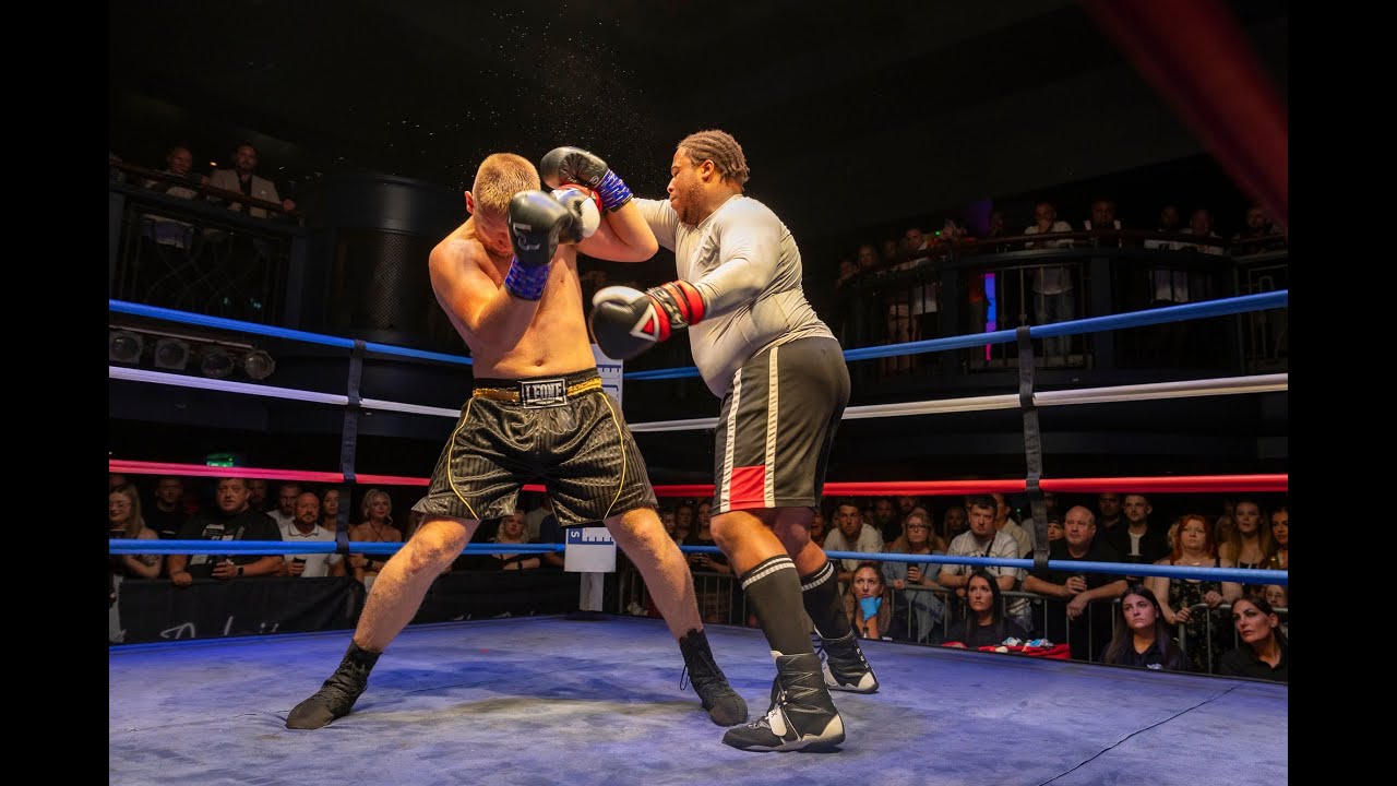 Kieran Scott v Marcus Coombs Fight - YouTube