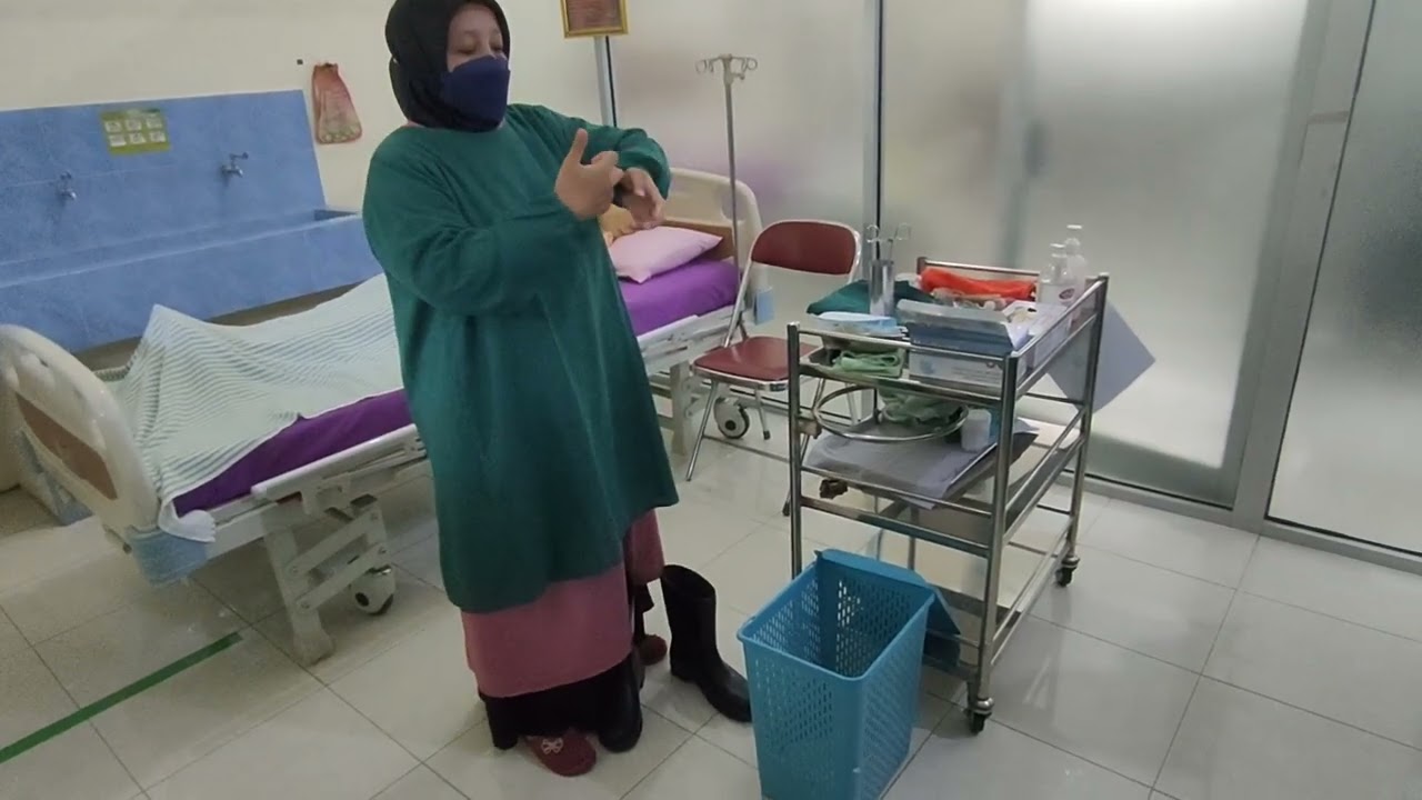 PRAKTIKUM ALAT PELINDUNG DIRI (APD) dan CUCI TANGAN - YouTube