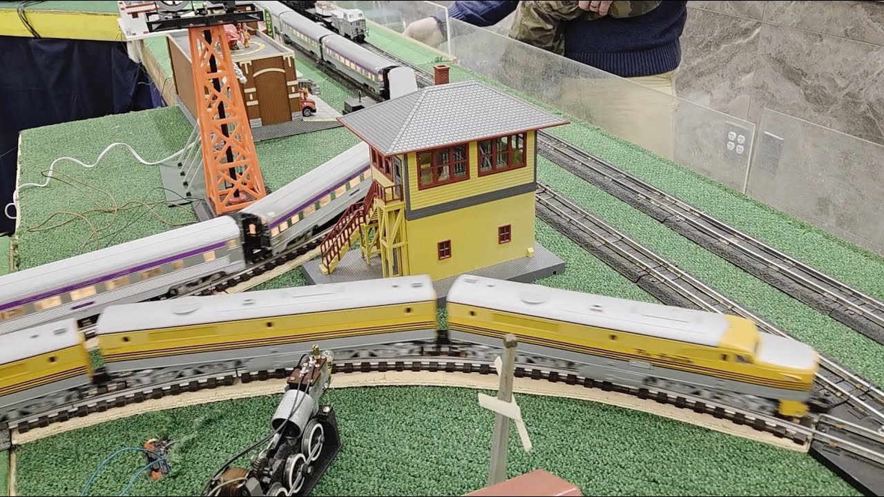 Passenger trains on the ACSG Carolinas layout at the New Bern train ...