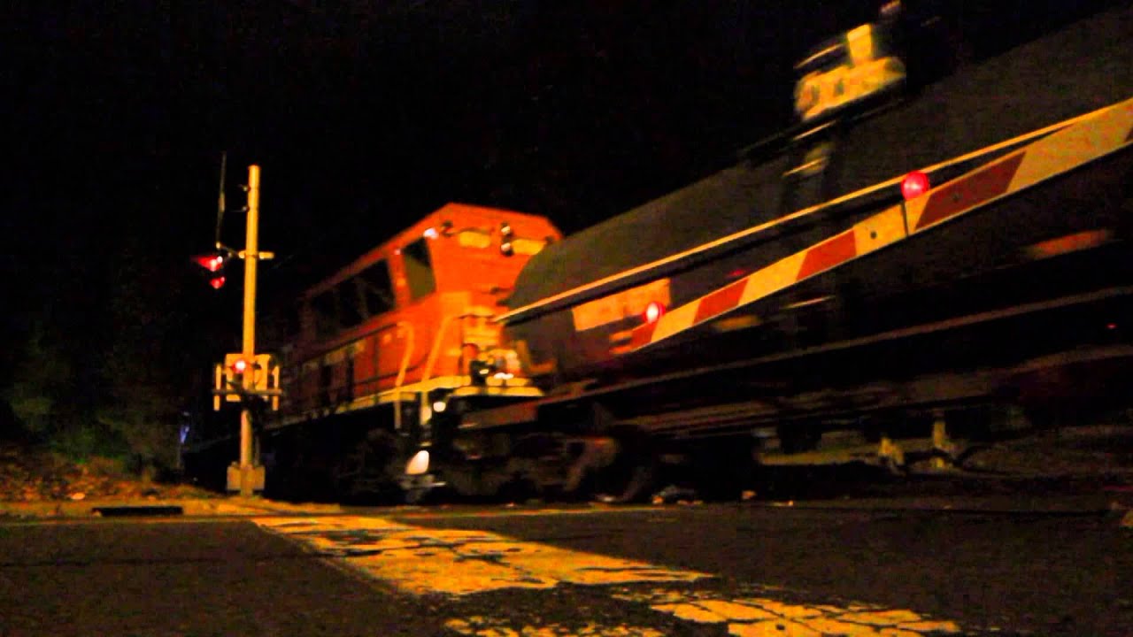 Metro-North Water Works blasts by with a GP35R & returns with a BL20GH ...