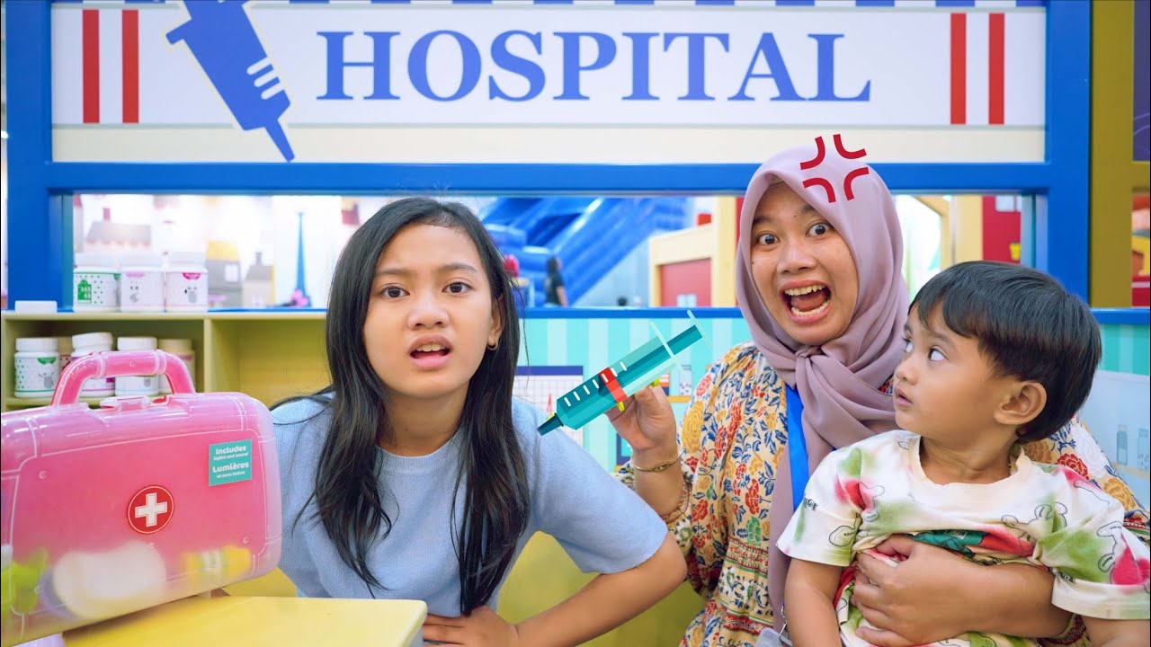 SALSA SAKIT PERUT BANYAK ES KRIM 🤕MENJADI DOKTER SIGAP DI PLAYGROUND ...