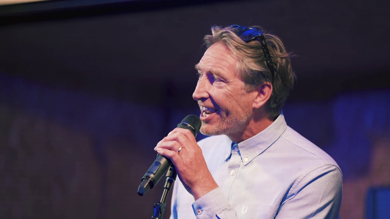 Making Shapes: Mike Garry performs Oxford Road poem at Hatch - YouTube