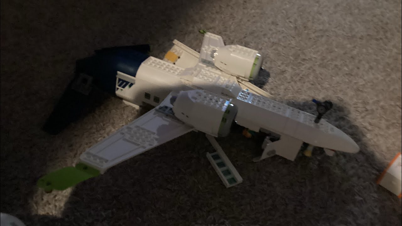 A stop motion and film plane crash @supsnail - YouTube