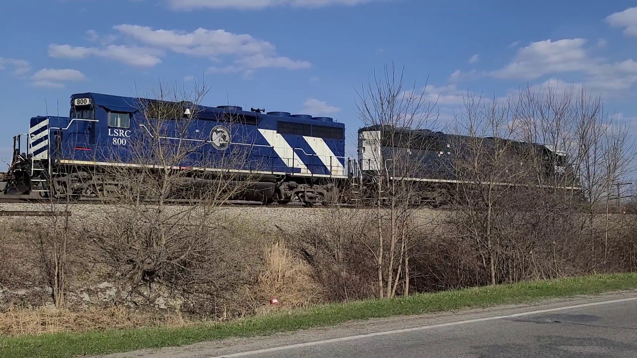 LSRC 6352 & LSRC 800 Exits Bridgeport - YouTube