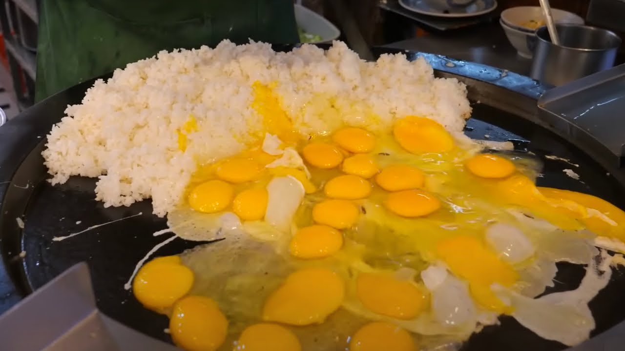 I've Found The BEST EGG FRIED RICE in Singapore Hawker Street Food ...
