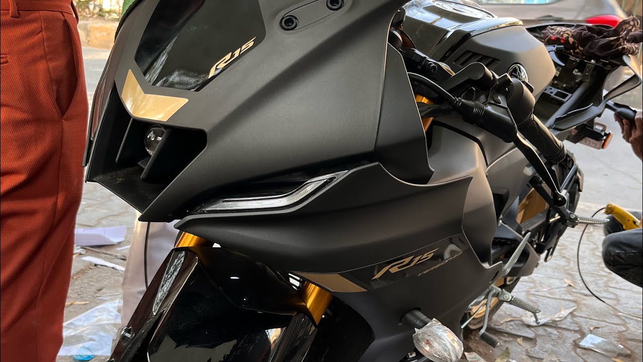 MY NEW YAMAHA R15 DARK KNIGHT EDITION CONVERT INTO GLOSS COLOUR 😻😻😻 ...