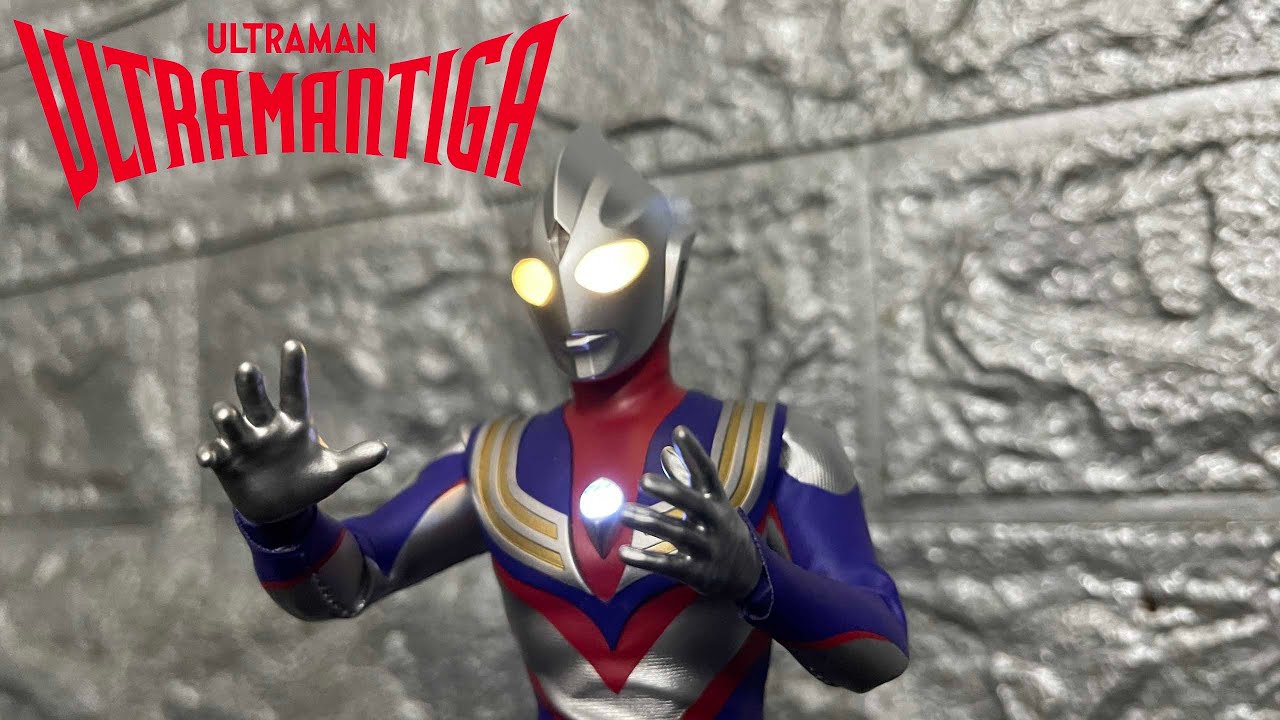 Review Alphamax Ultraman Tiga Multi Type - YouTube