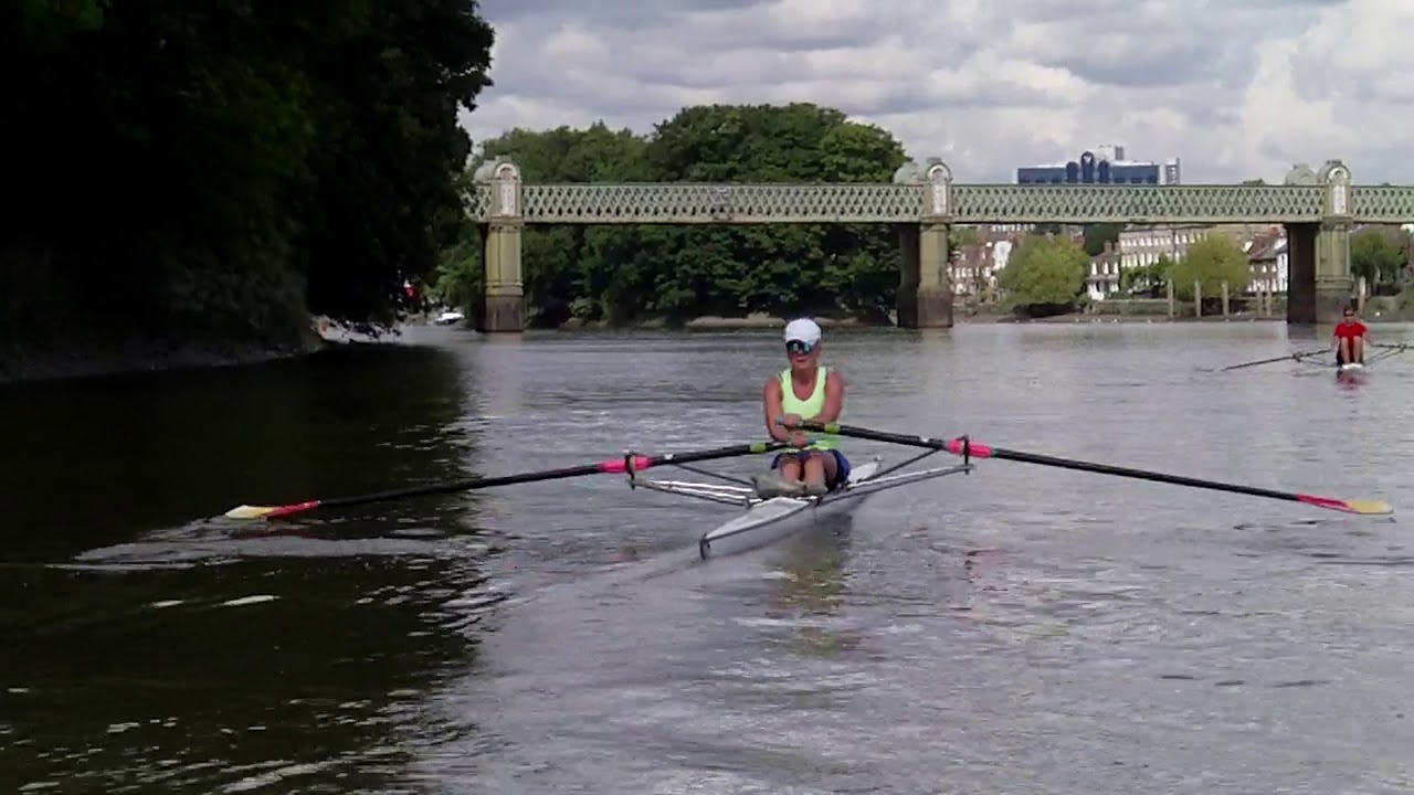 sculling courses at Tideway Scullers School - YouTube