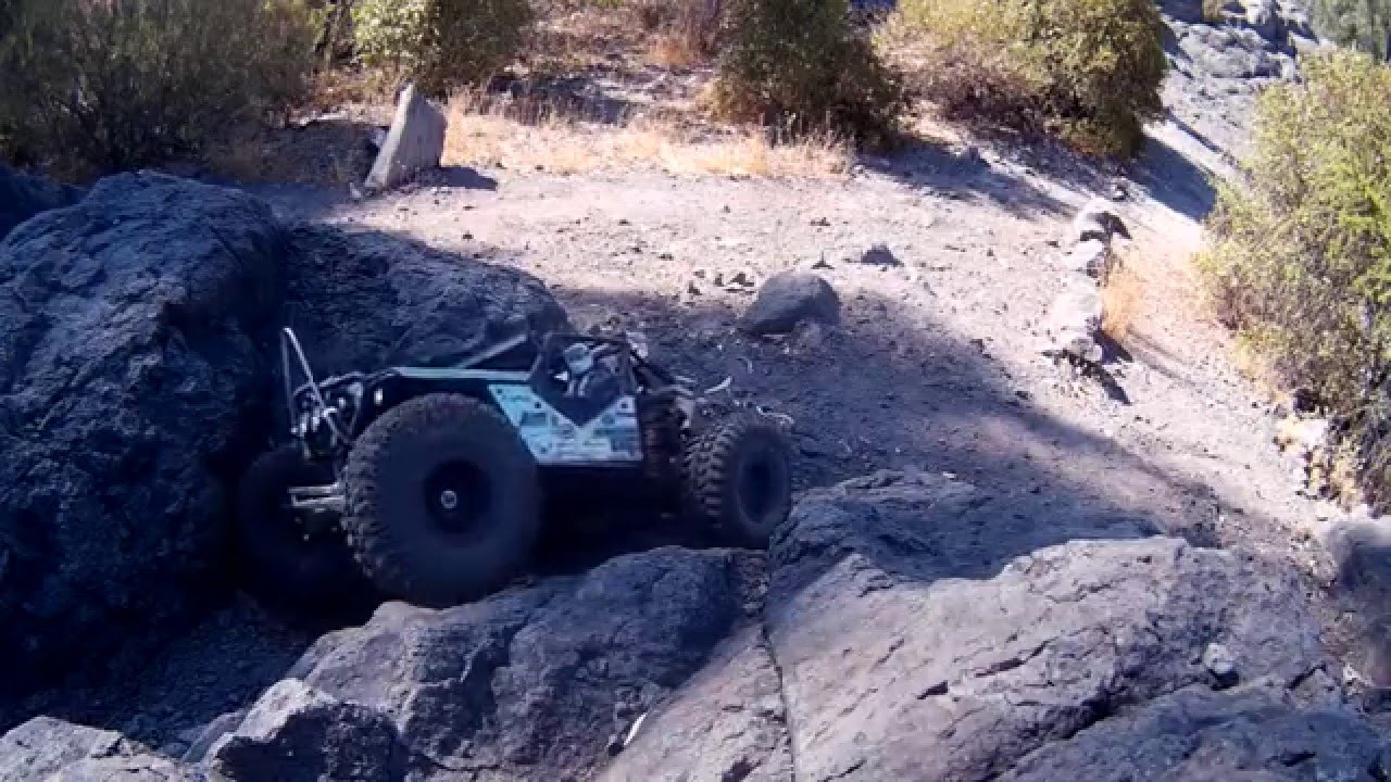 Crawling & Drone-ing - Cerro San Cristobal - YouTube