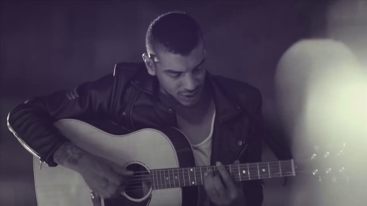 Manuel Medrano Bajo El Agua Video Oficial - YouTube