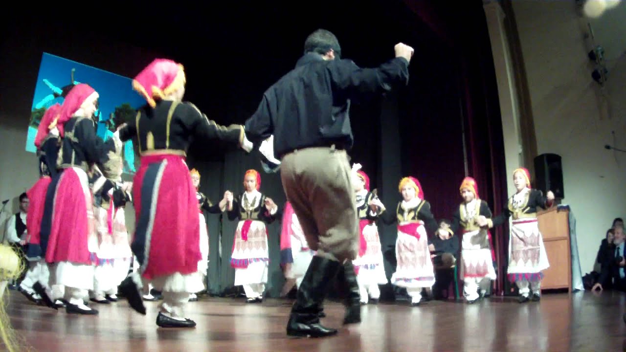 Λυκειο Ελληνιδων Πυργου Χαραλαμπεια 2014 - YouTube